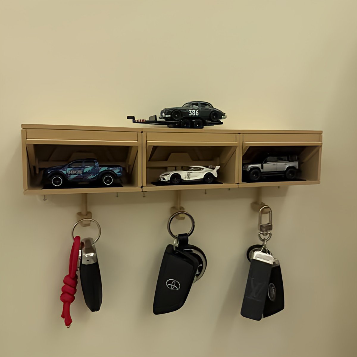 🚗🔑Industrial Wall-Mounted Key Holder – mickcorbin